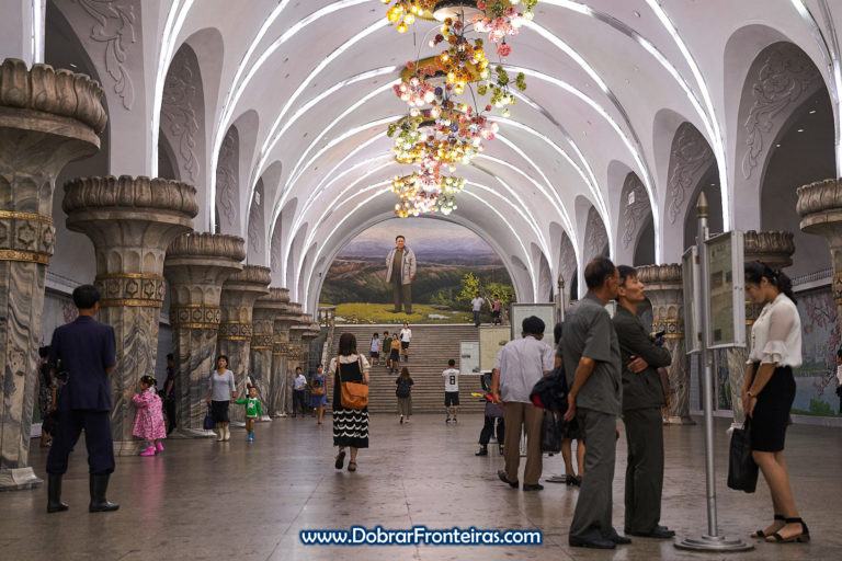 Metro de Pyongyang, o fascinante mundo subterrâneo da Coreia do Norte